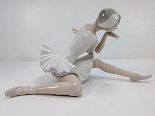 LLADRO Ballerina Statue